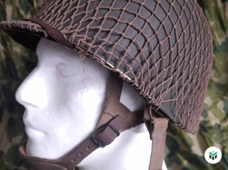 WW2 M2 Paratrooper Helmet, known as the D-Bale for sale € 435 - Miltrade