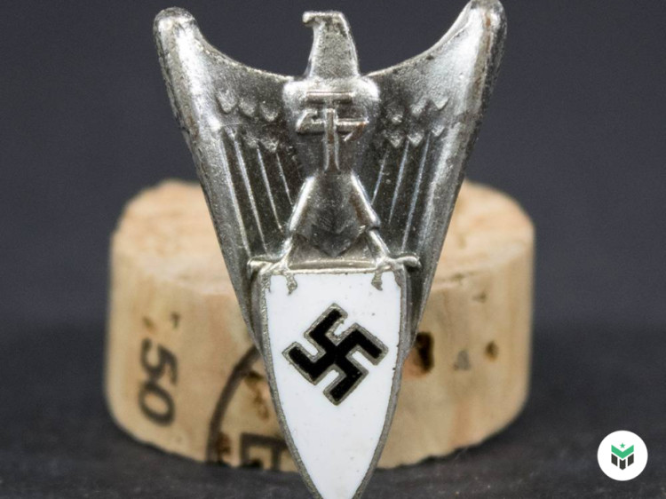 Luftwaffe worker enamel pin for sale € 60 - Miltrade