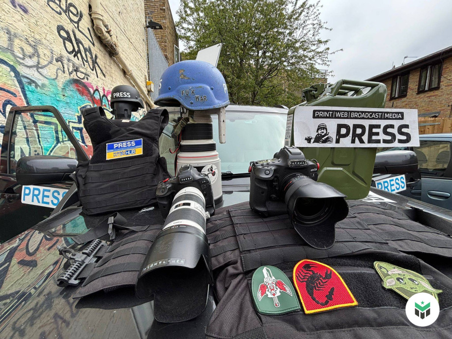 War Reporter Discovery 4 with Gear & Cameras for sale £ 70.000 - Miltrade