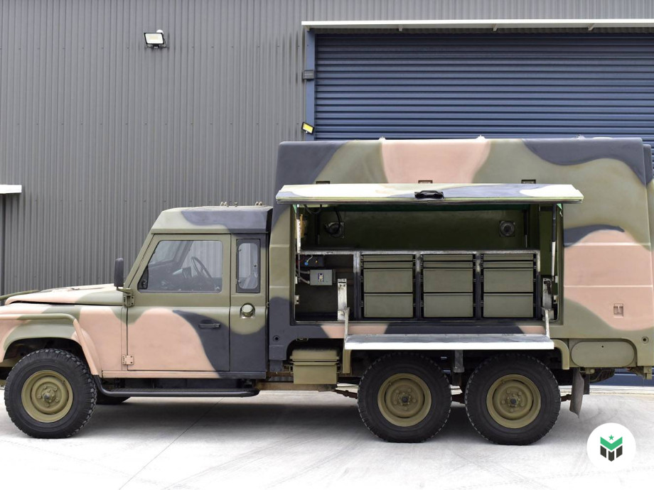 Rare Land Rover Defender 110 Perentie 6X6 AUS Army for sale € 48.000 ...